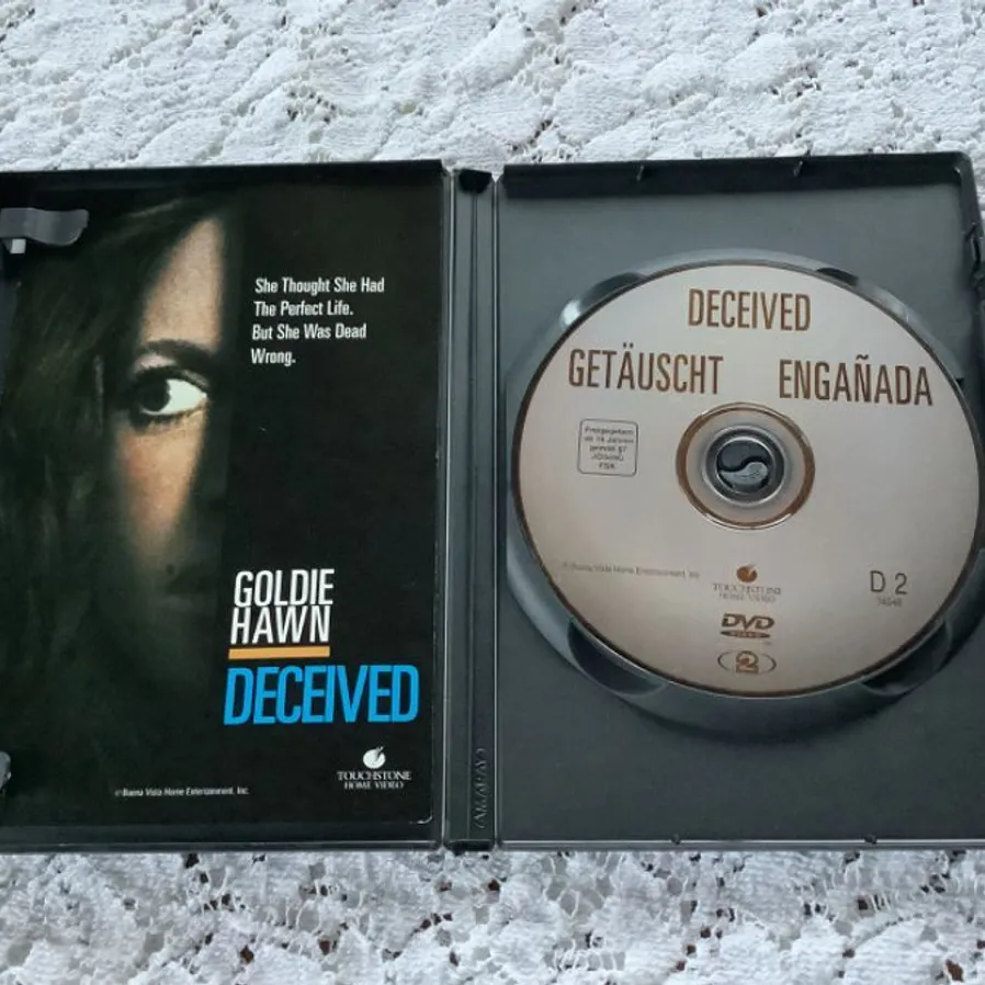 Deceived - Thrill to Goldie Hawn's Gripping Debut on DVD | 1126 | jog it on
