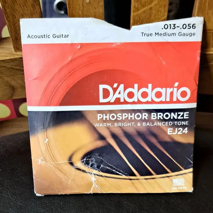 D'Addario Guitar Strings - Phosphor Bronze Acoustic EJ24 Rich, Full ...