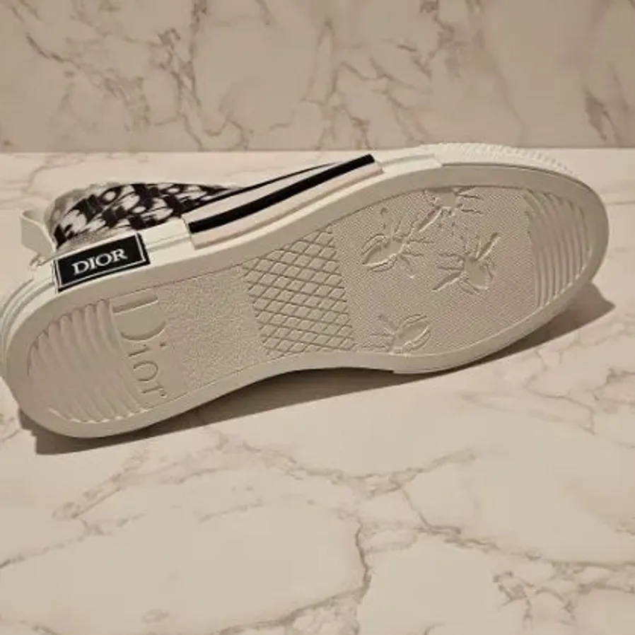 Elevate Your Style with Dior B23 Sneakers – EU 39 | 534 | jog it on