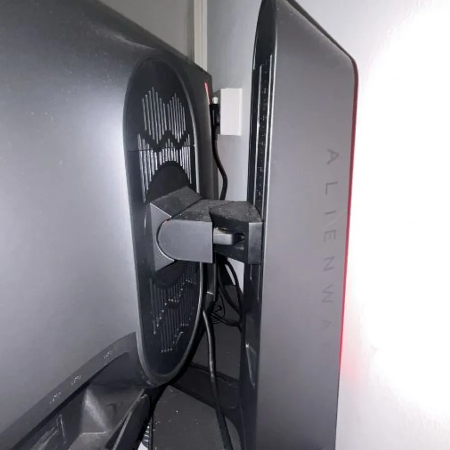 240hz Alienware 24.5 hz monitor | 2162 | jog it on