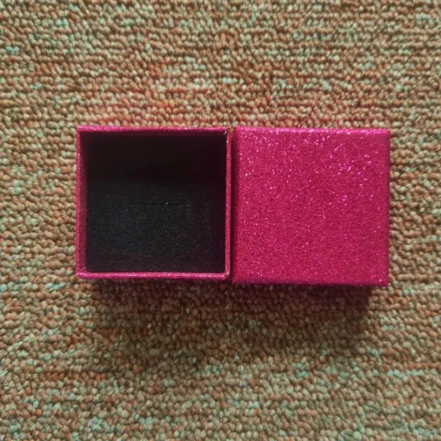 Small Fuschia Pink glitter gift box. | 10330 | jog it on