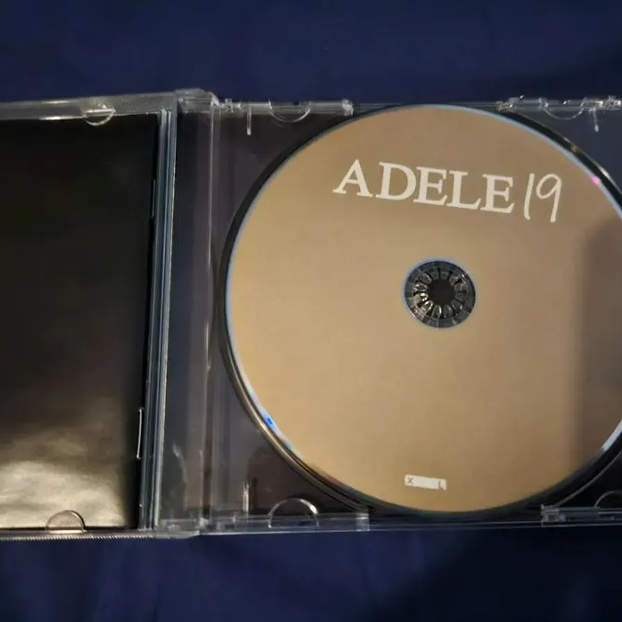 ADELE 19 CD ALBUM | 1187 | jog it on