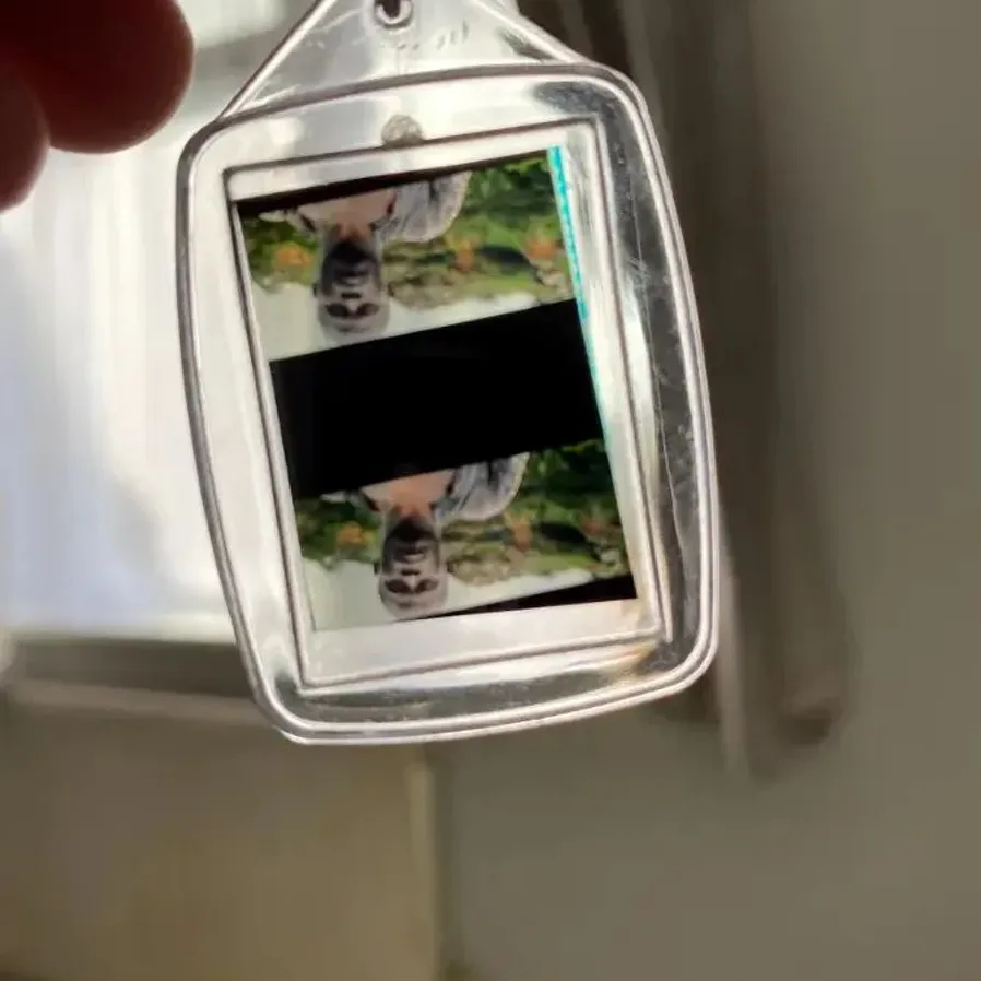 Blood Diamond starring Leonardo DiCaprio movie key ring film cell 35mm ...