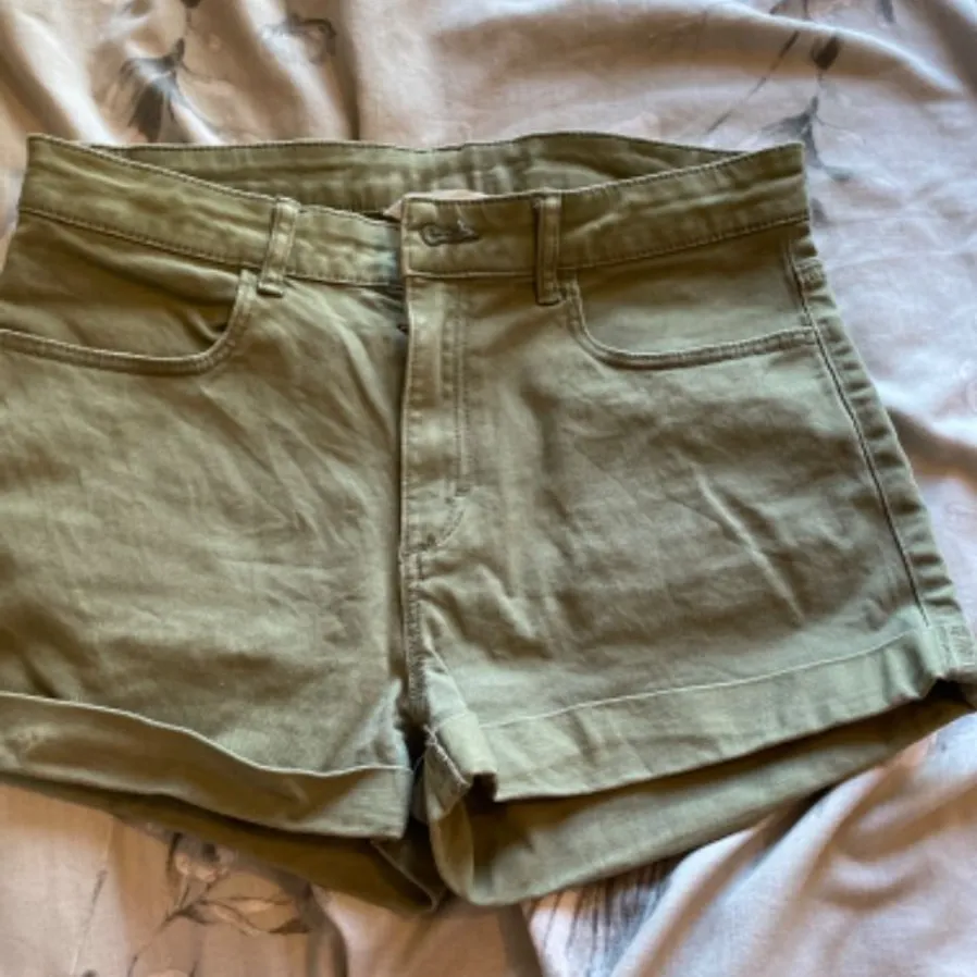 green summer bum shorts | 3132 | jog it on