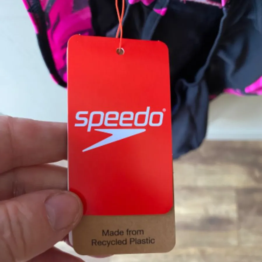 Speedo swimsuit size 12/34. New with tags | 268 | jog it on