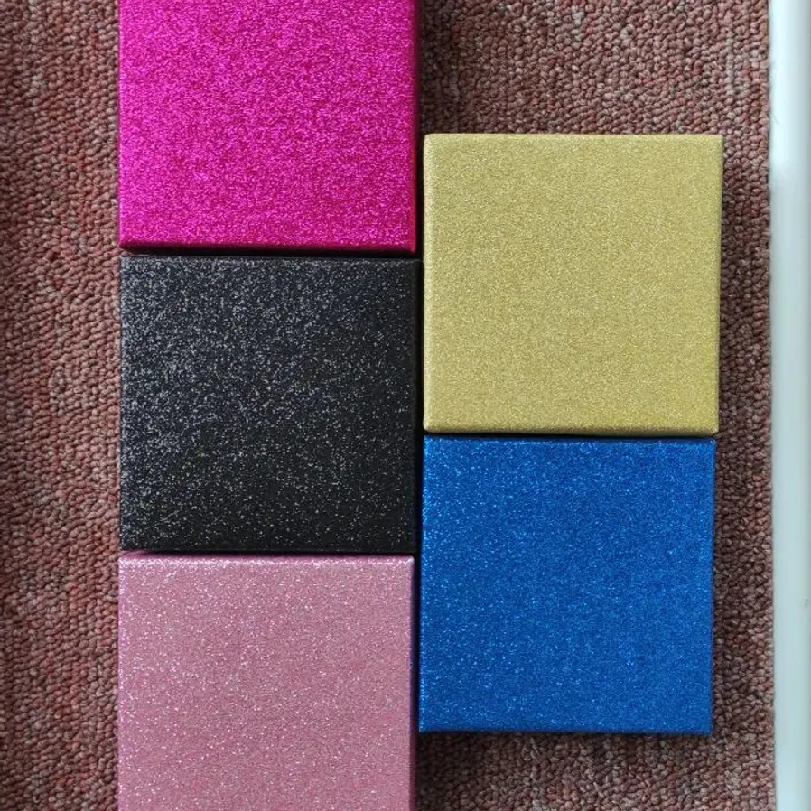 Fuschia Pink glitter gift box. Size approx 9cm x 9cm x 2cm Both base ...