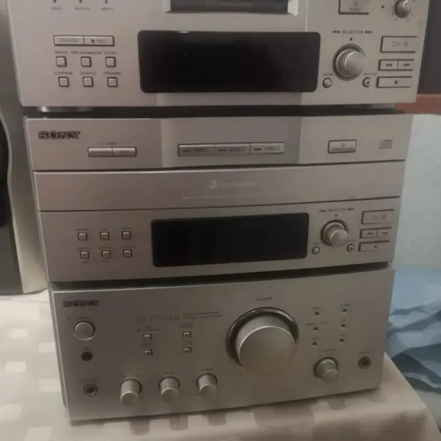 Sony Hi FI separates all X770 series comprising Amplifier, Triple CD ...